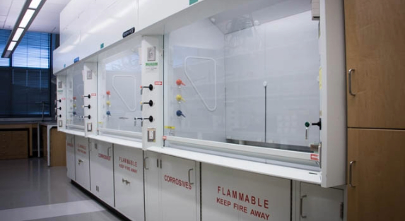 What is a Fume Hood and how does it Work?