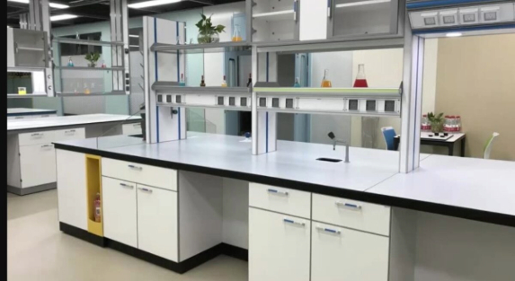 The Ultimate Guide to Laboratory Benches